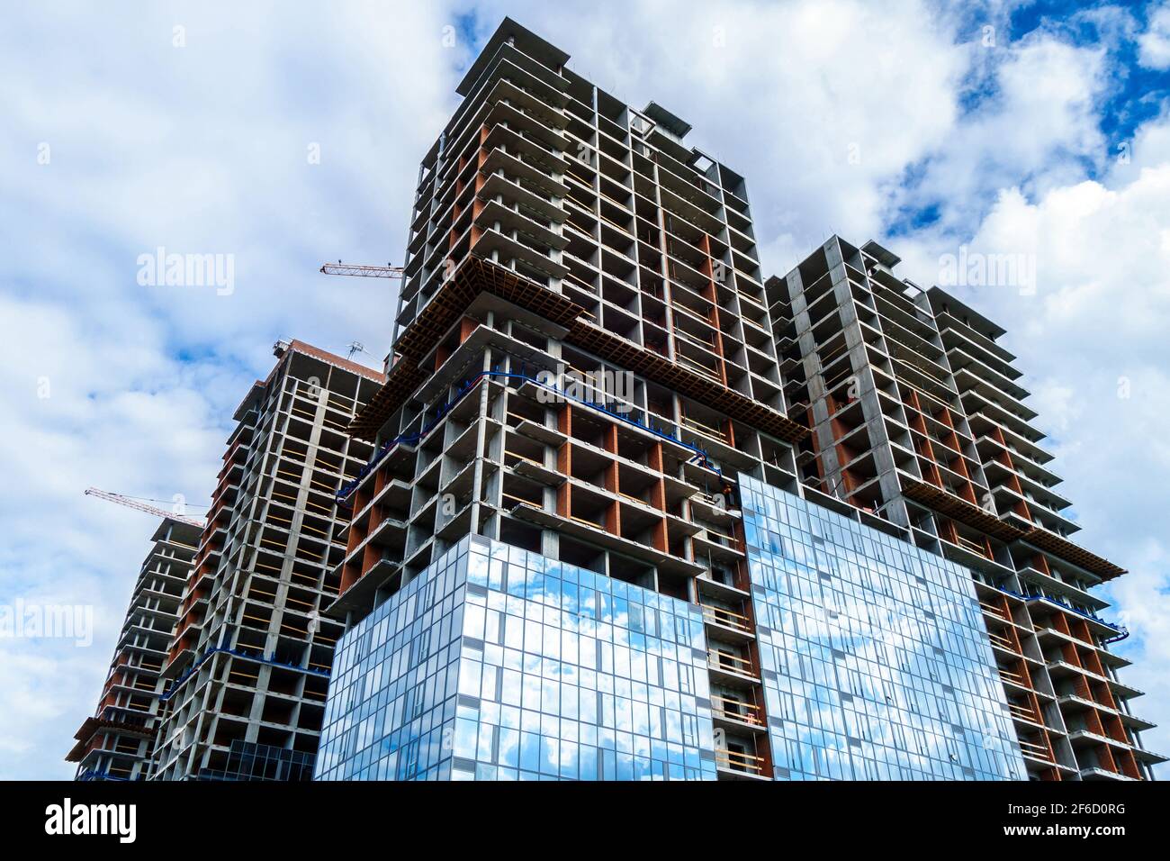 Construction site of new high rise building hi-res stock photography ...