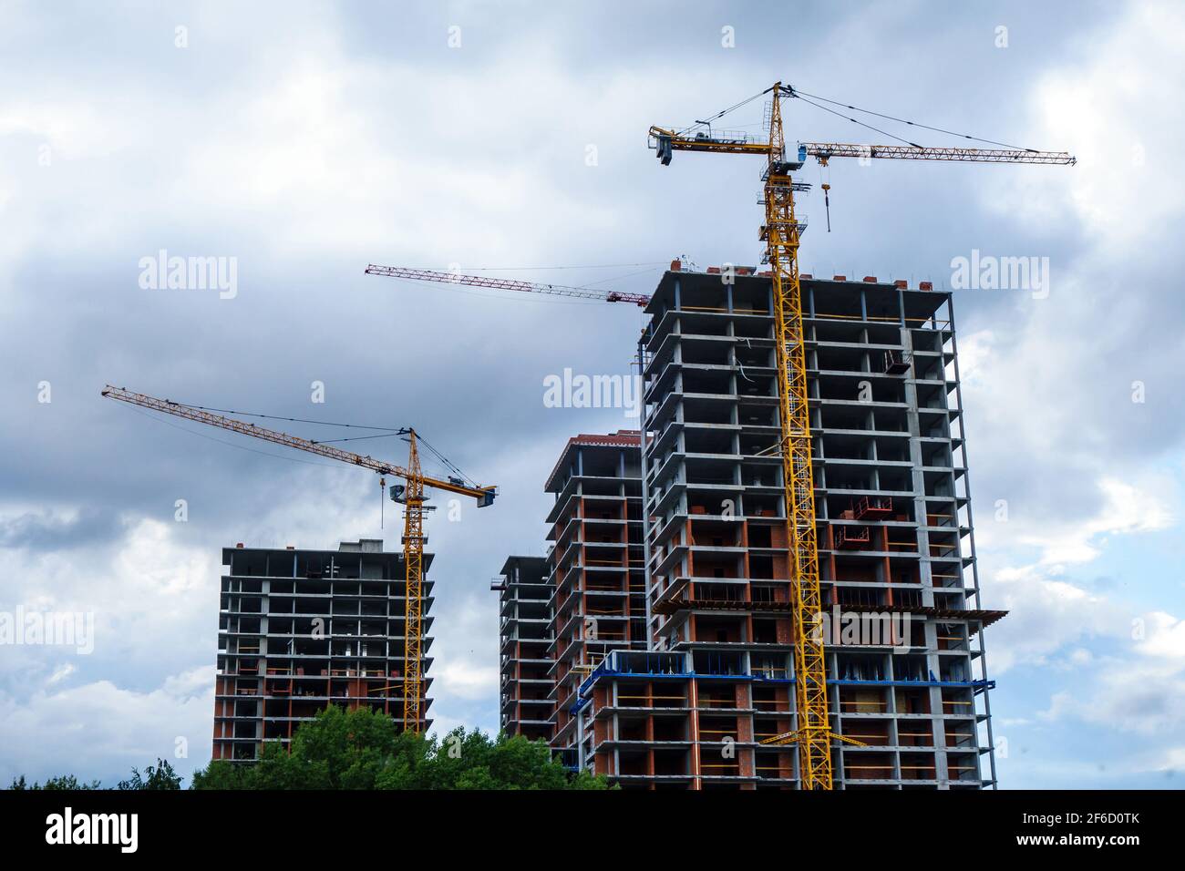 Construction site of new high rise building hi-res stock photography ...