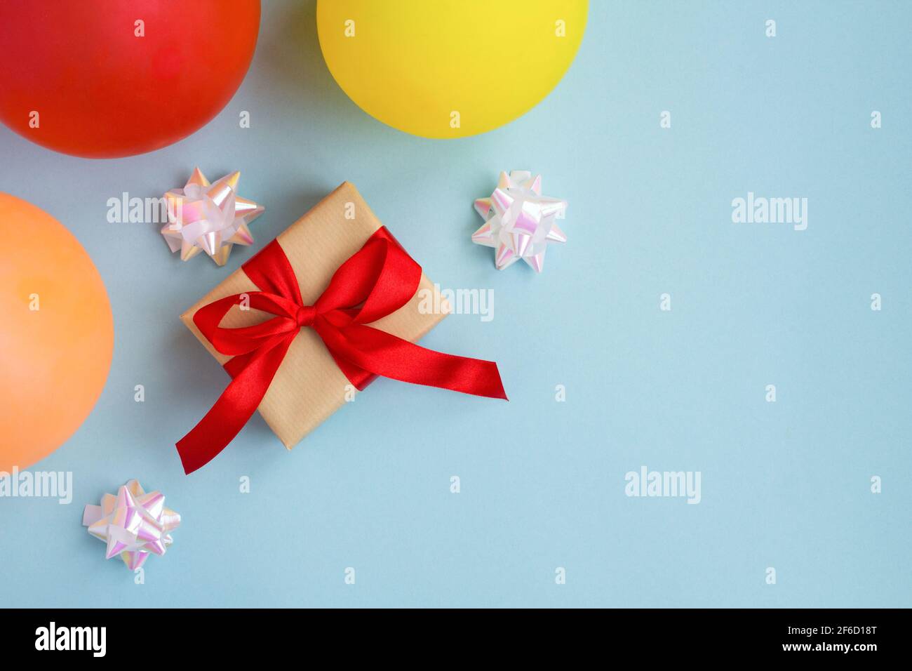 Red box confetti balloons hi-res stock photography and images - Alamy