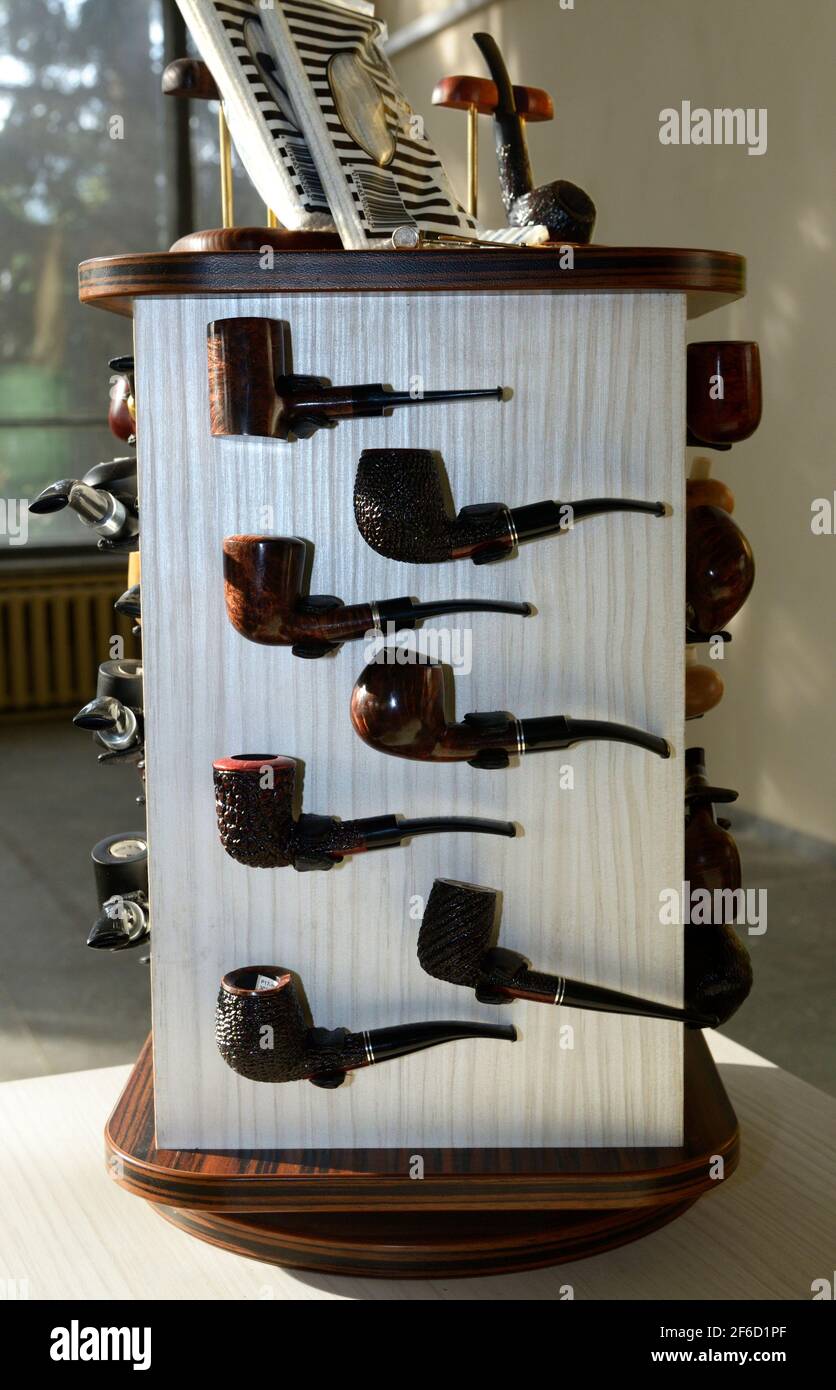 Smoking Pipes High Resolution Stock Photography and Images - Alamy