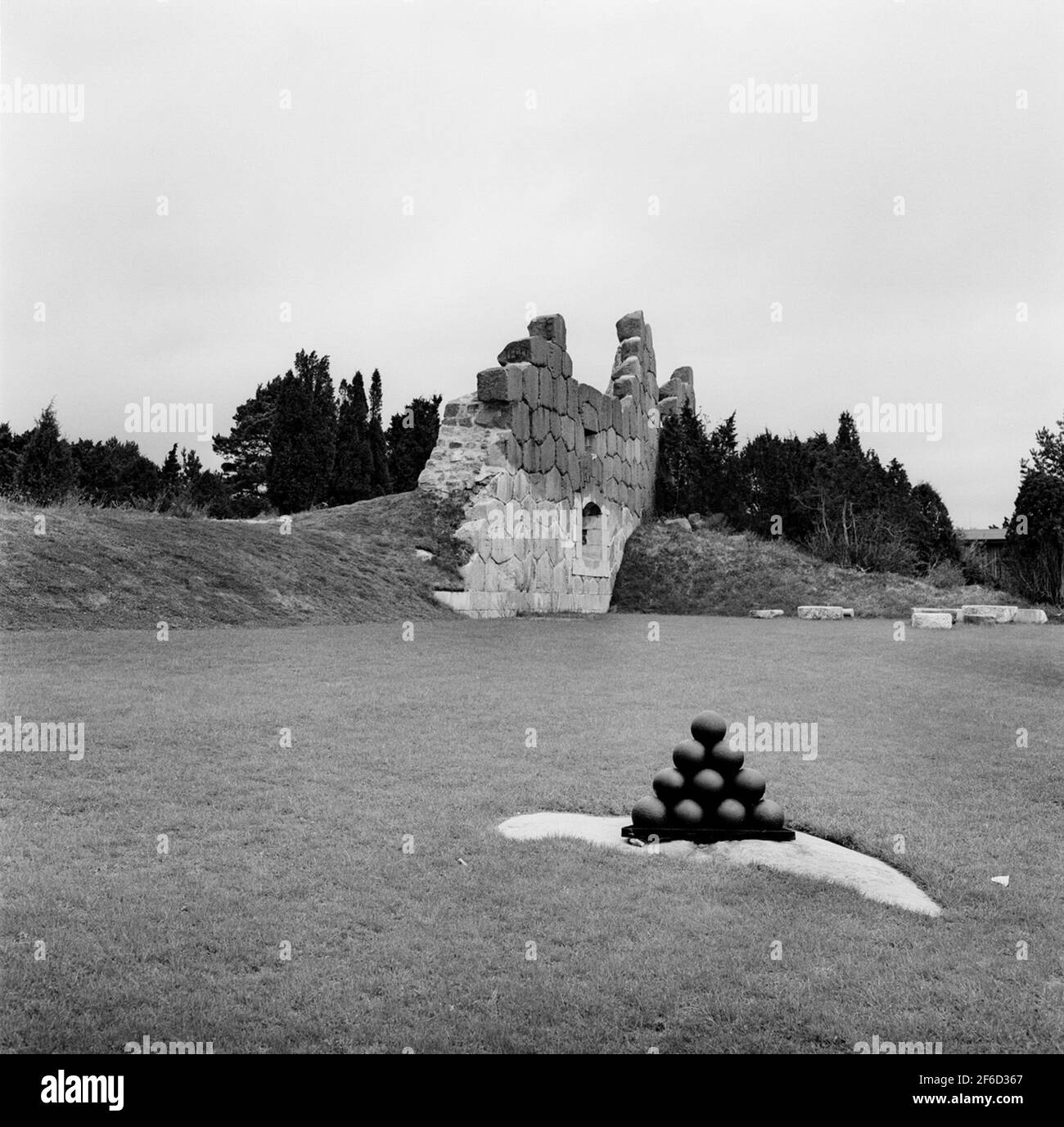 Åland trip. Bomarsund fortress. Cannonballs Stock Photo - Alamy