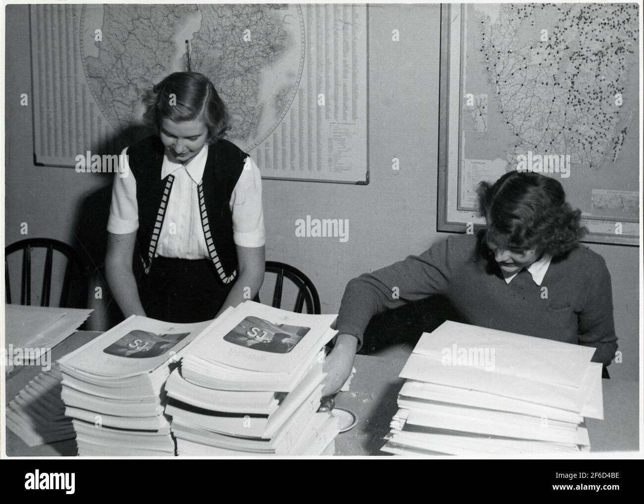 Mailing and staff hi-res stock photography and images - Alamy