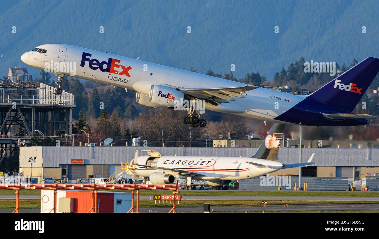 Sf express hi-res stock photography and images - Alamy