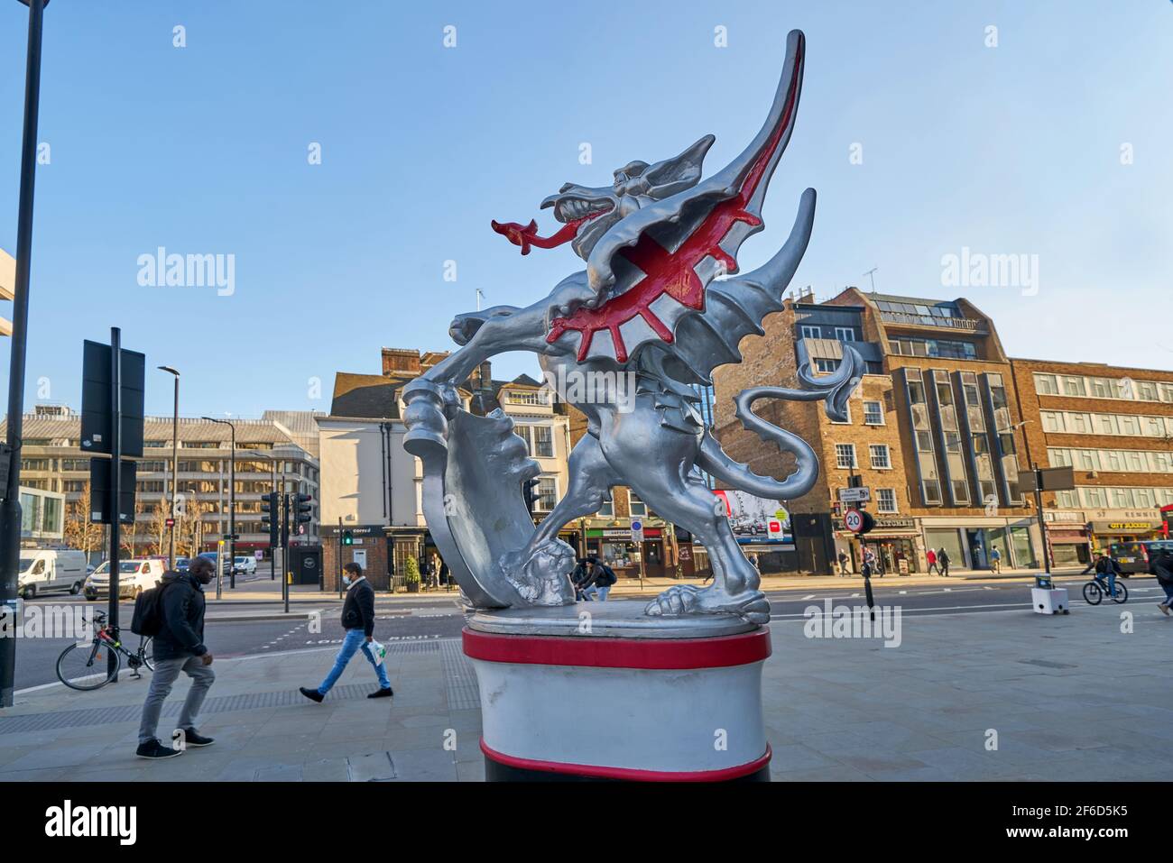 Aldgate city of london dragon hi-res stock photography and images - Alamy