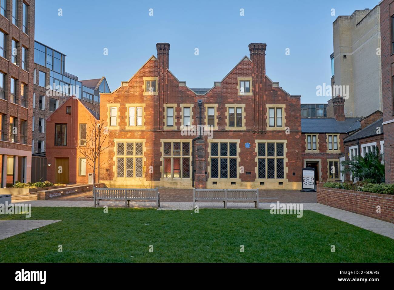 Toynbee Hall Logo