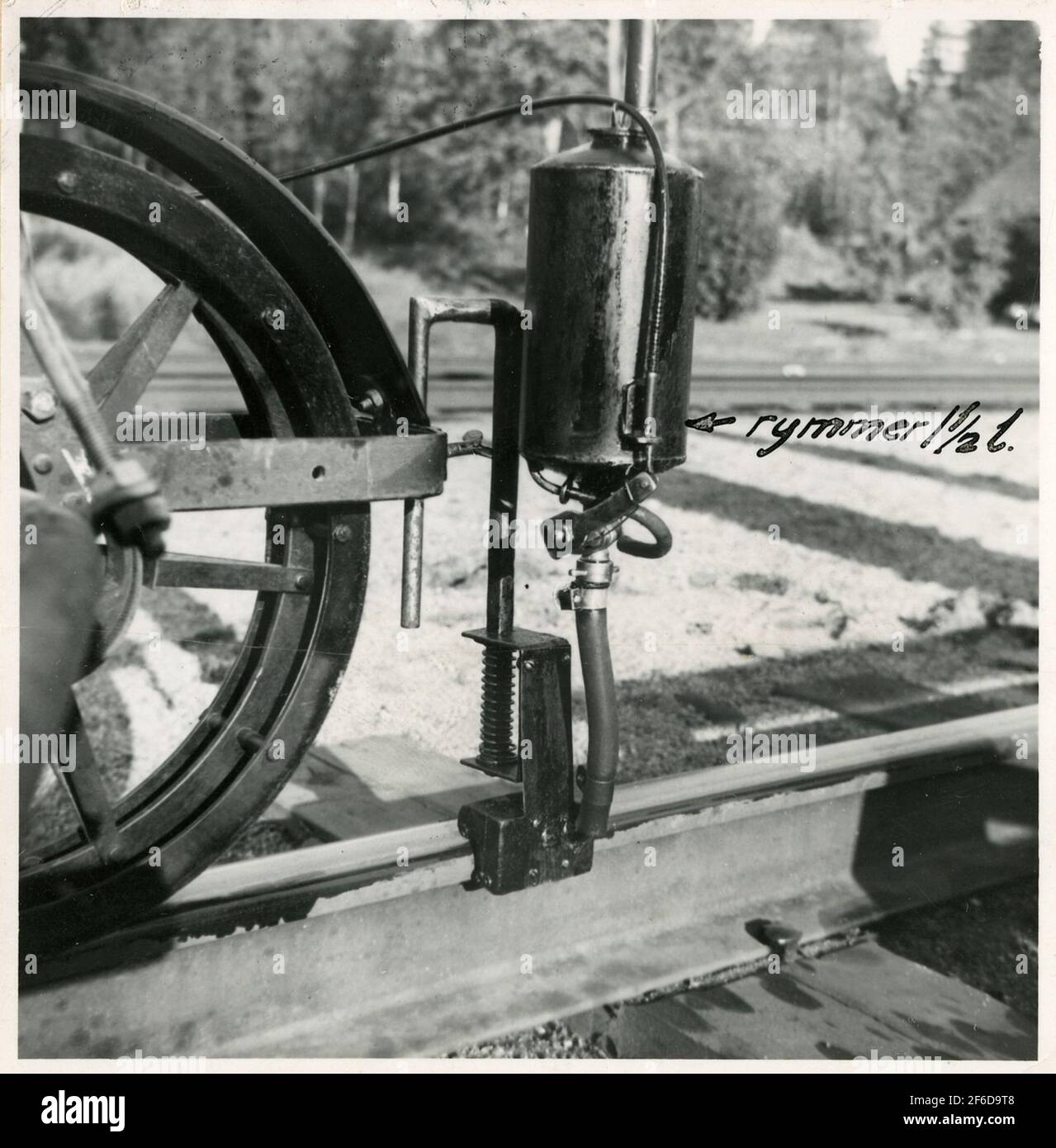 Rail lubrication from trampdressin Stock Photo - Alamy