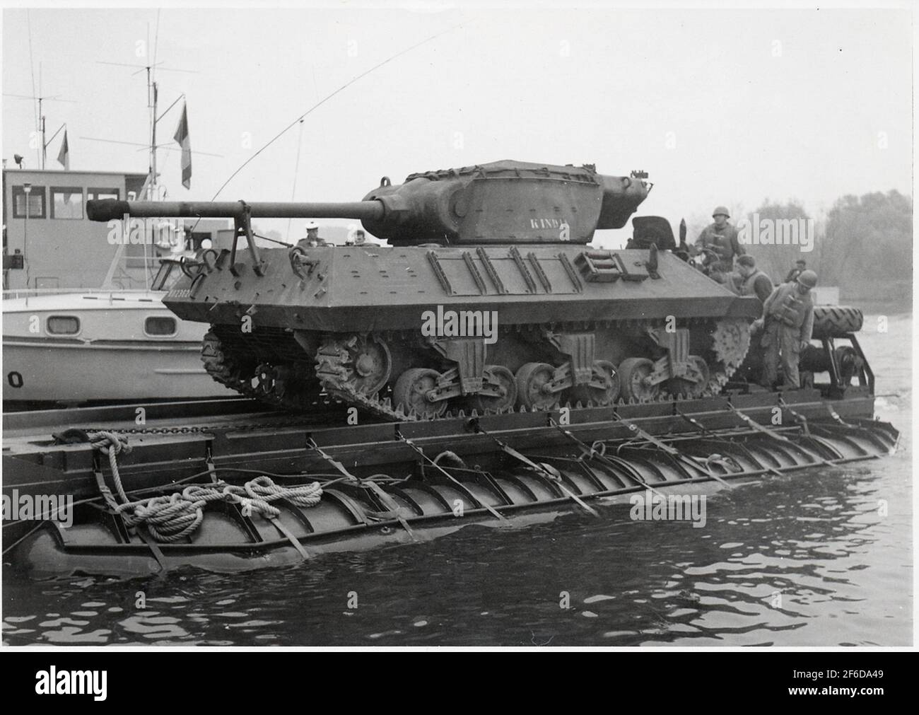 Transport of tank with pontoon ferry Stock Photo - Alamy