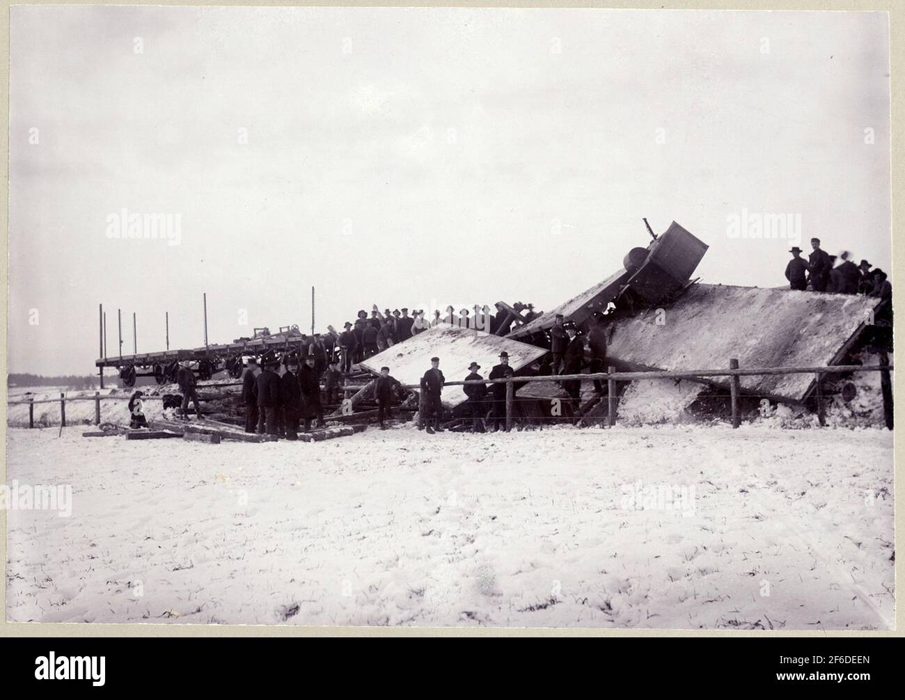 Accident at railway building. Ehrj Harsbäck 14/11 1905 Stock Photo - Alamy