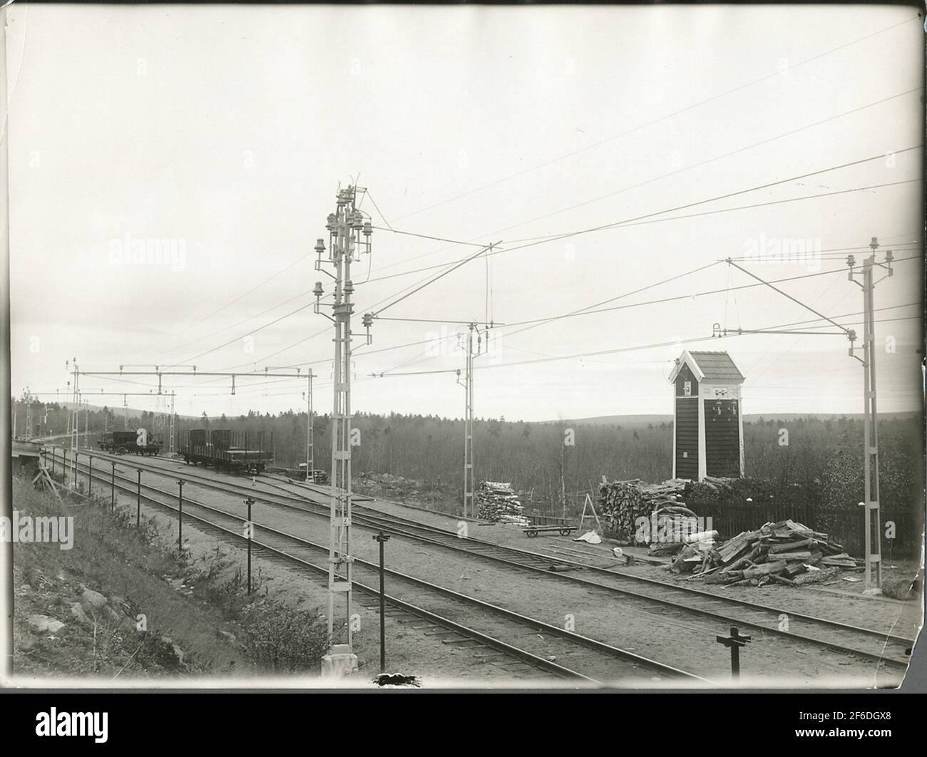 Contact line on the Malmbanan. (Narvik - Luleå Stock Photo - Alamy