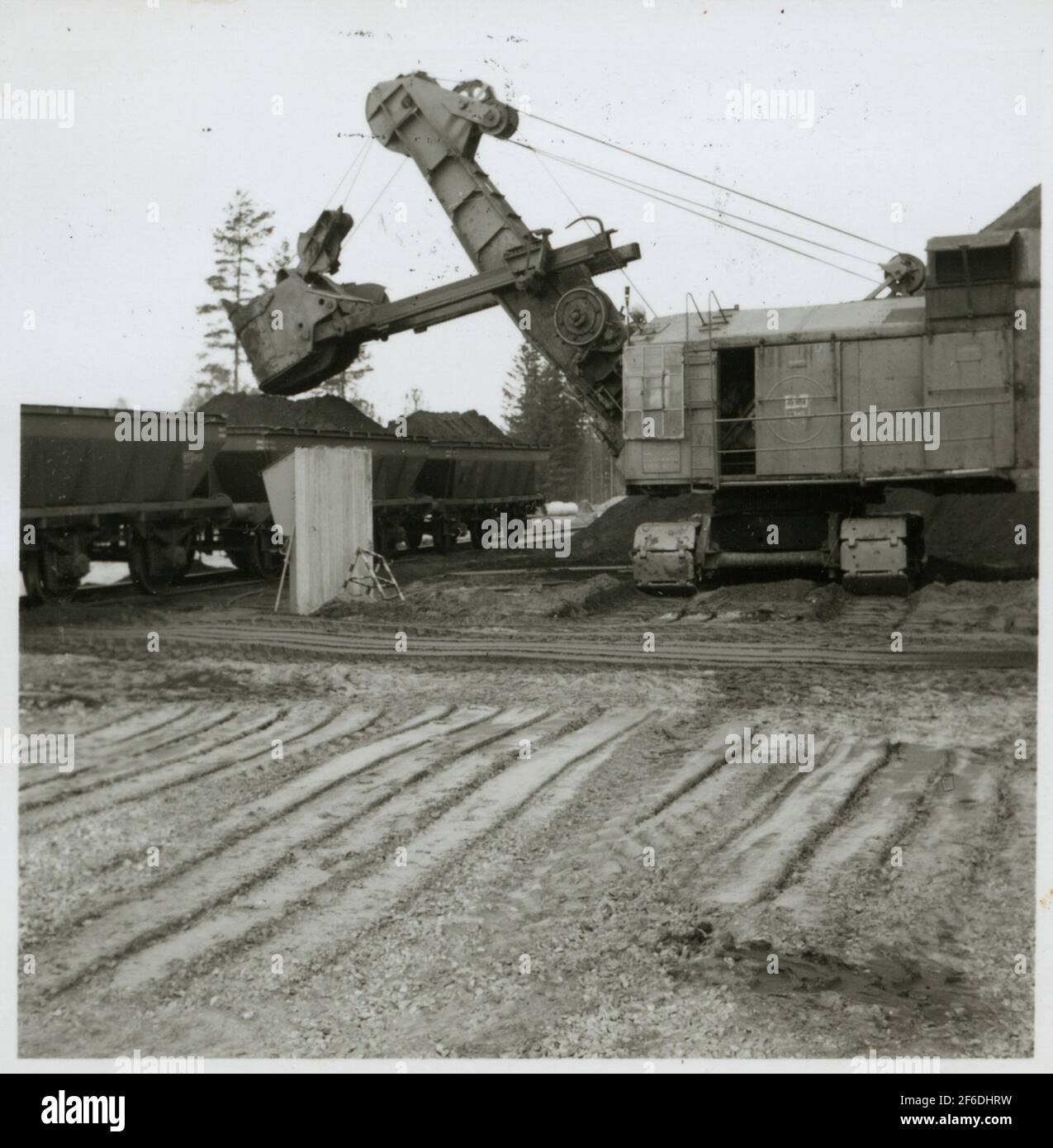Unloading yards hi-res stock photography and images - Alamy