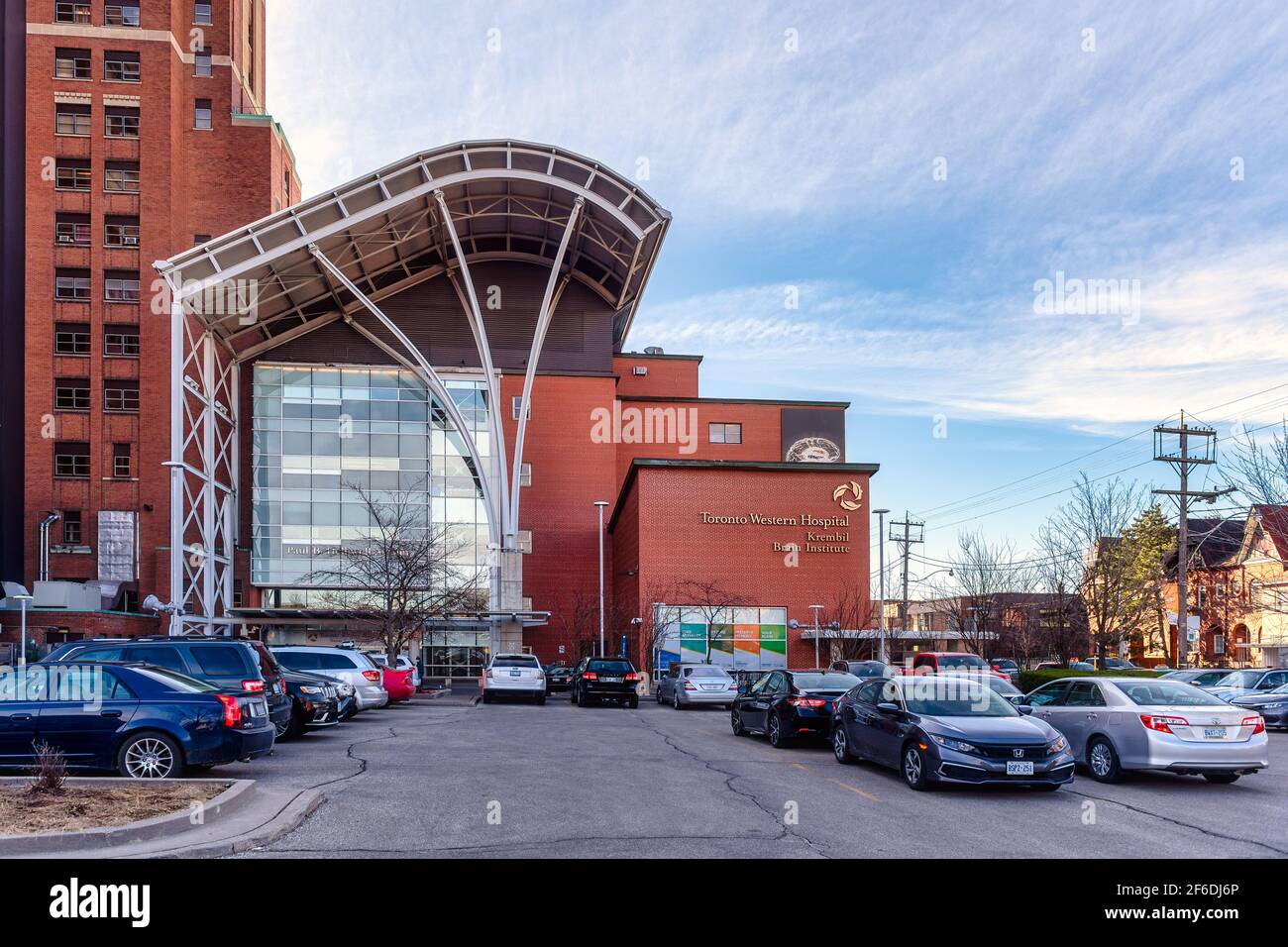 Side entrance of the Toronto Western Hospital in Bathurst Street Stock ...