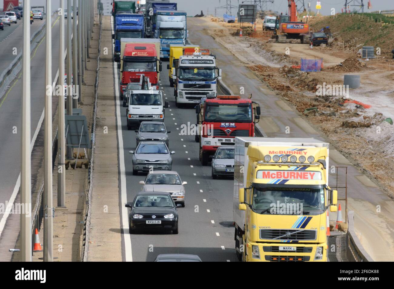 Heavy traffic congestion due to roadworks, M1 motorway near Luton ...
