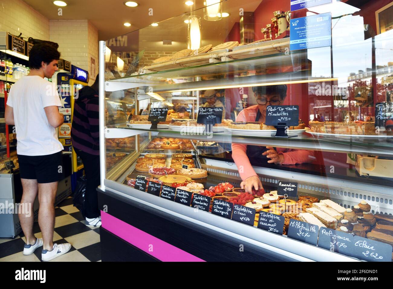 French Pastries display - Paris - France Stock Photo - Alamy