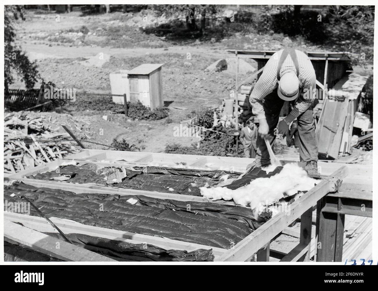 Glass wool (glass wool) Isolation of roof beams under the building of ...