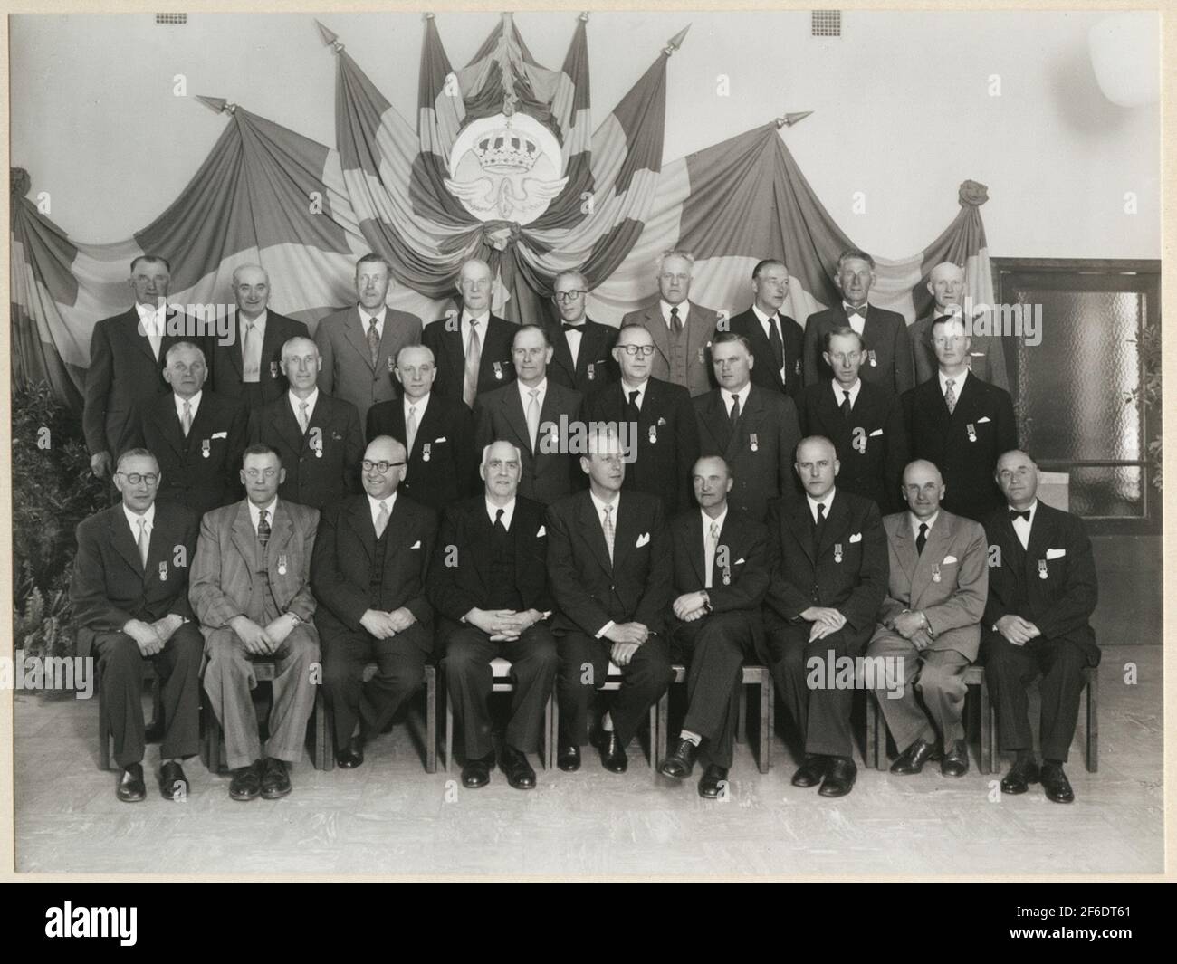 The state's railways, SJ's staff group photo. 1955 gold medalist ...