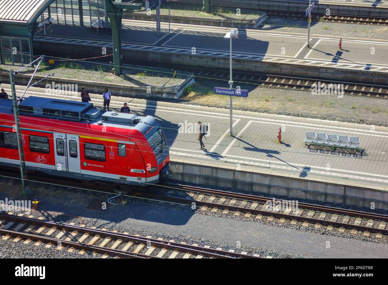 Train platform infrastructure hi-res stock photography and images - Alamy