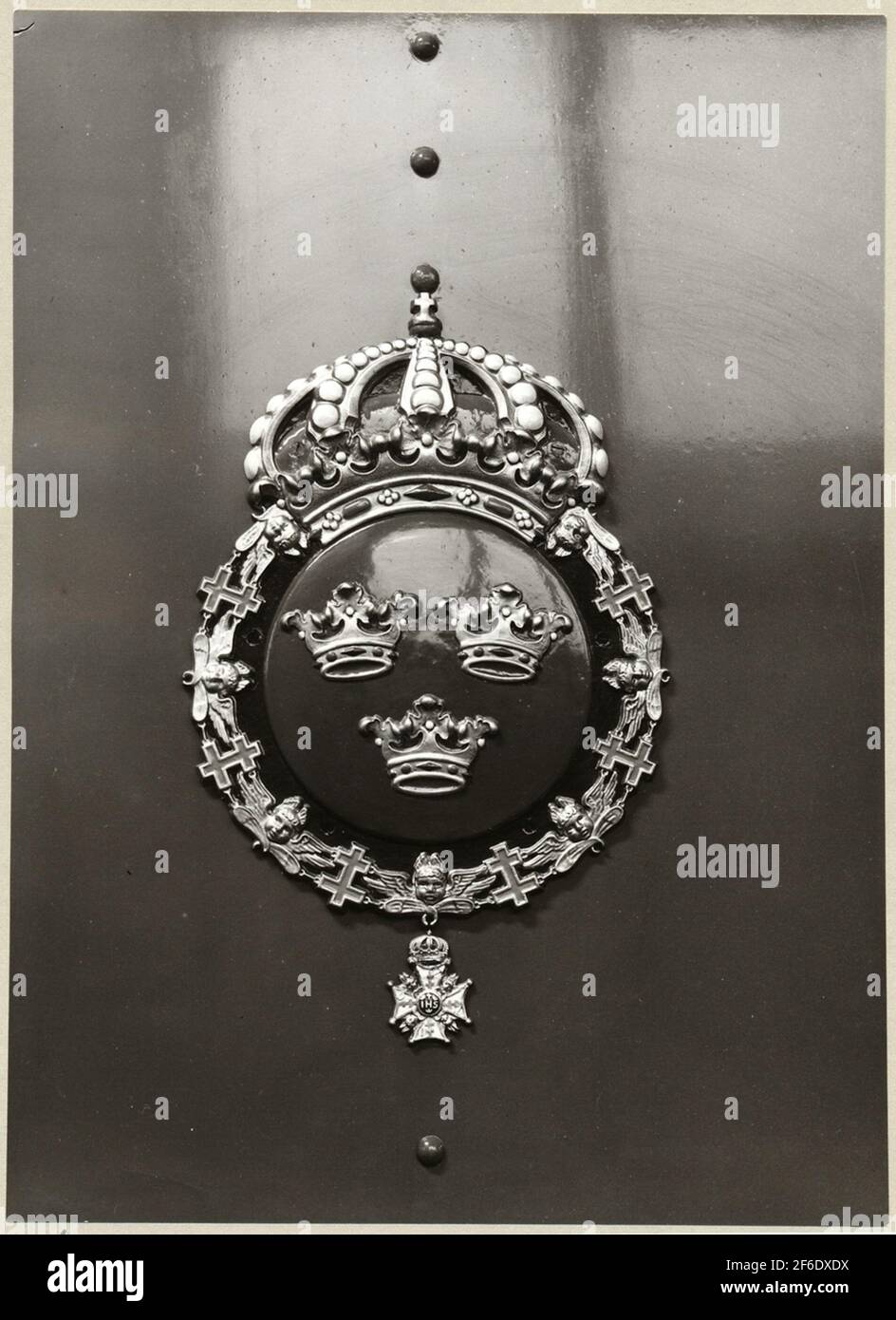 Kings emblem hi-res stock photography and images - Alamy