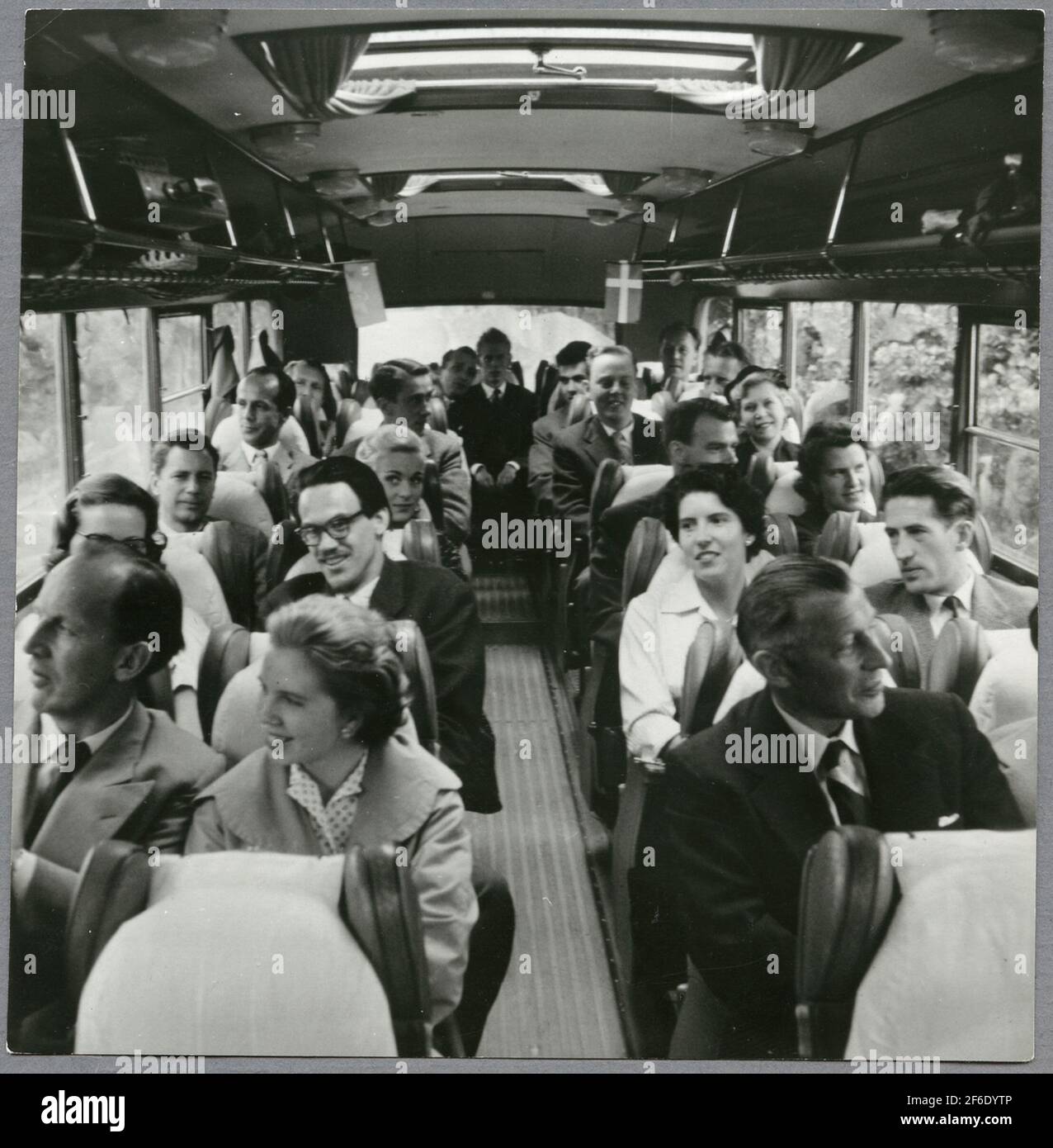 Travelers board bus Stock Photo - Alamy