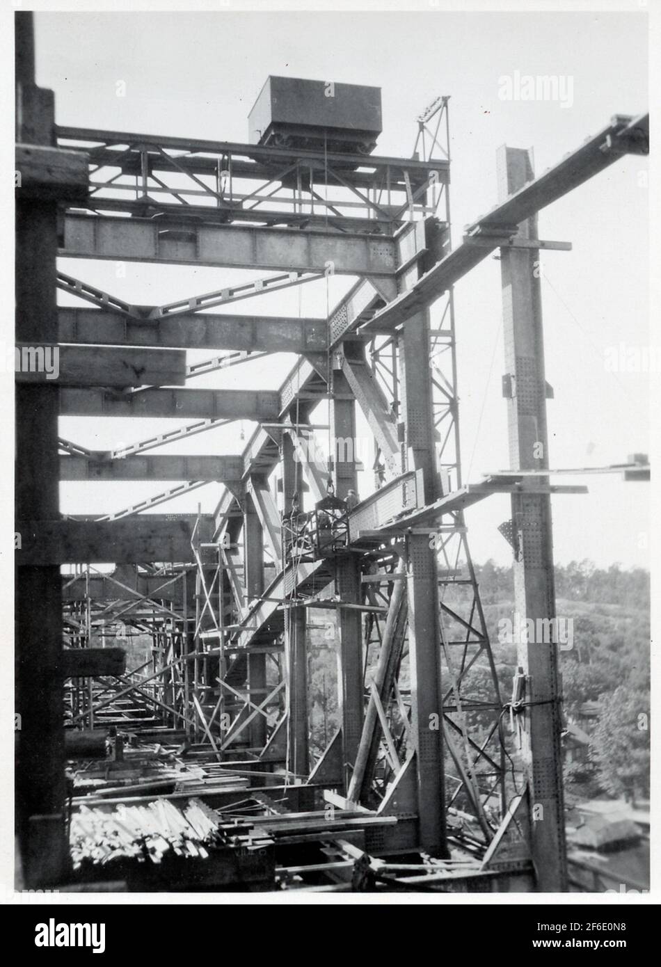 Construction of the upper steel structure Stock Photo - Alamy