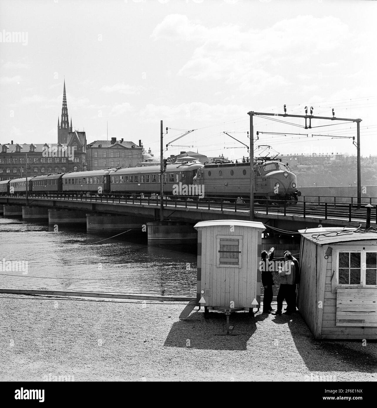 The state's railways SJ Ra. Express train at Riddarholm Bridge, between ...
