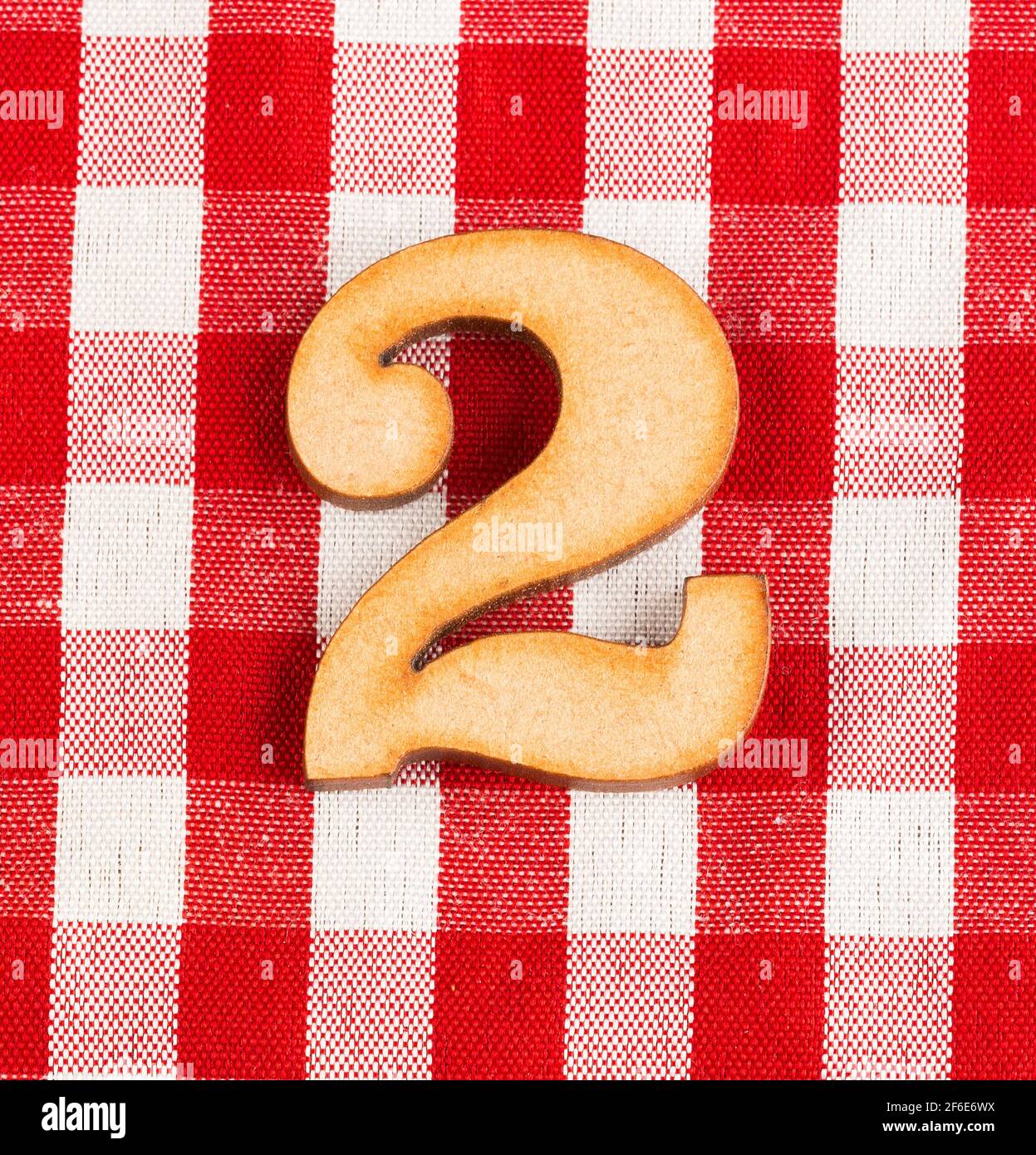 Number 2 - Red and white checkered cloth napkin Stock Photo - Alamy
