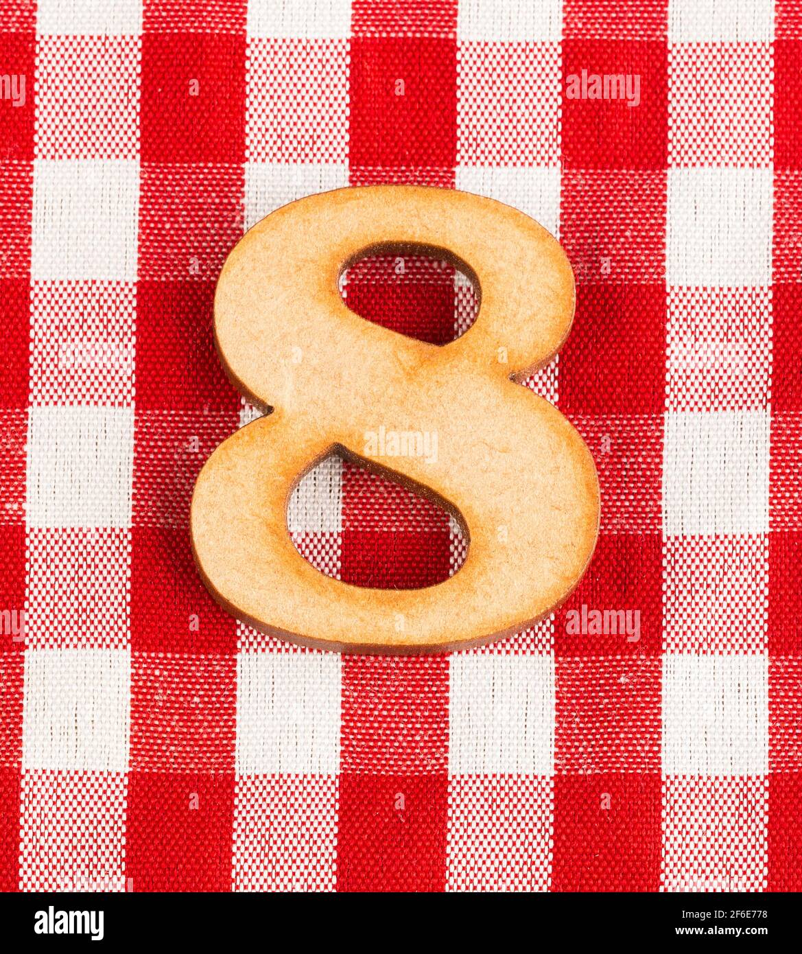 Number 8 - Red and white checkered cloth napkin Stock Photo - Alamy