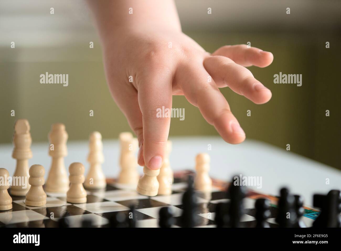 Checkmate winning chess playing hi-res stock photography and images - Alamy