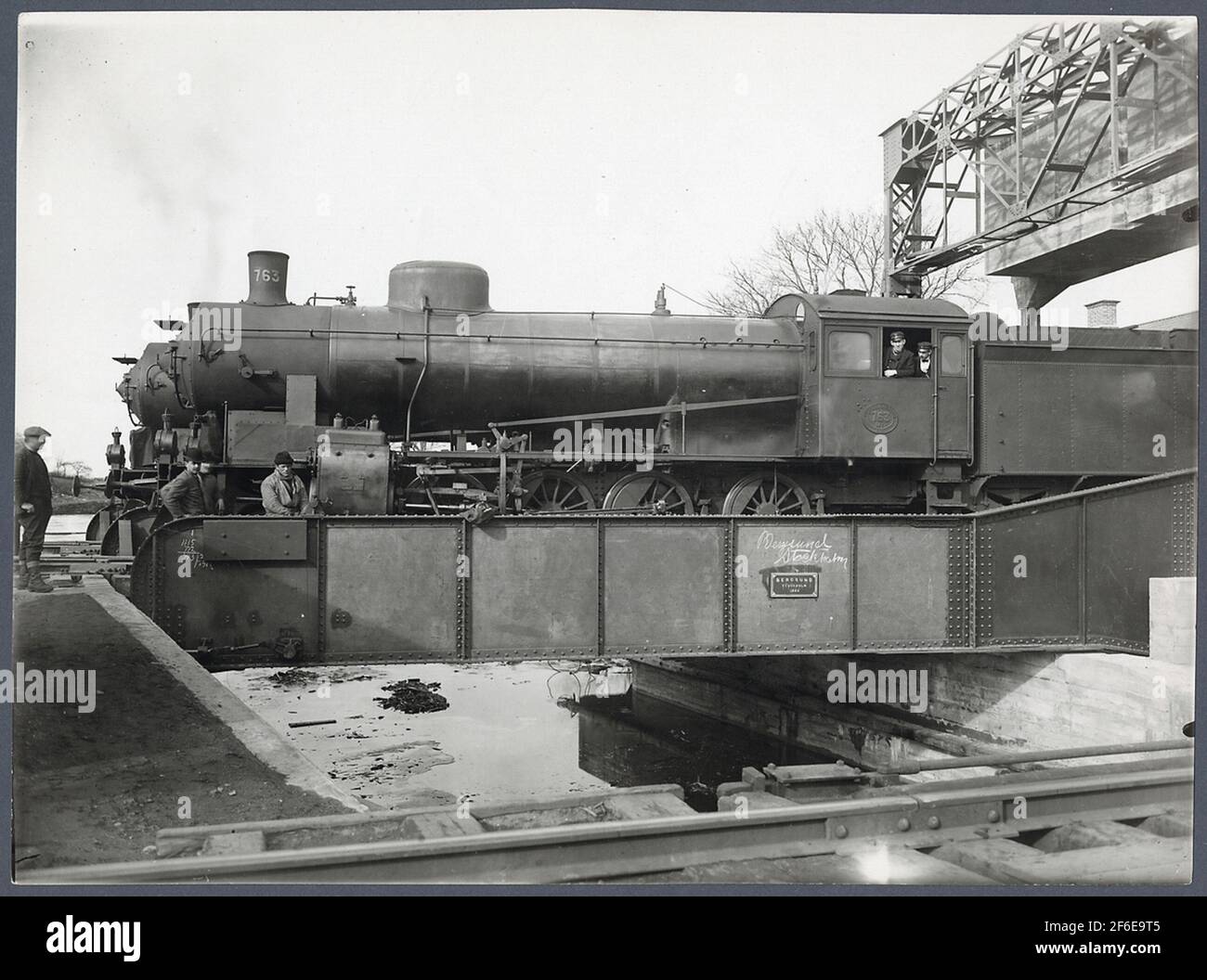 Flip bridge at Norsholm over Göta Canal. Sample load and preparatory ...