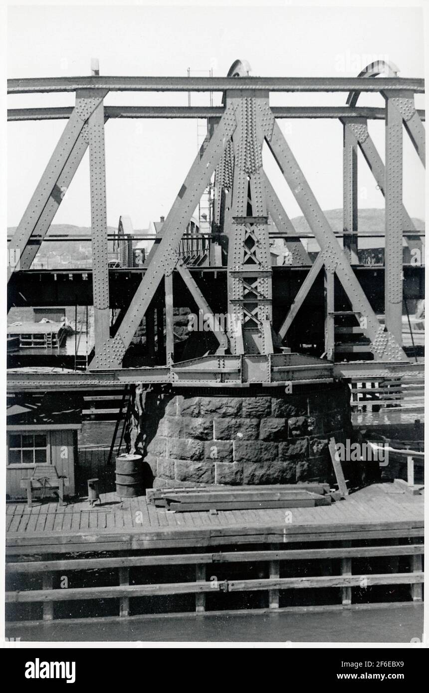 Save bridge hi-res stock photography and images - Alamy