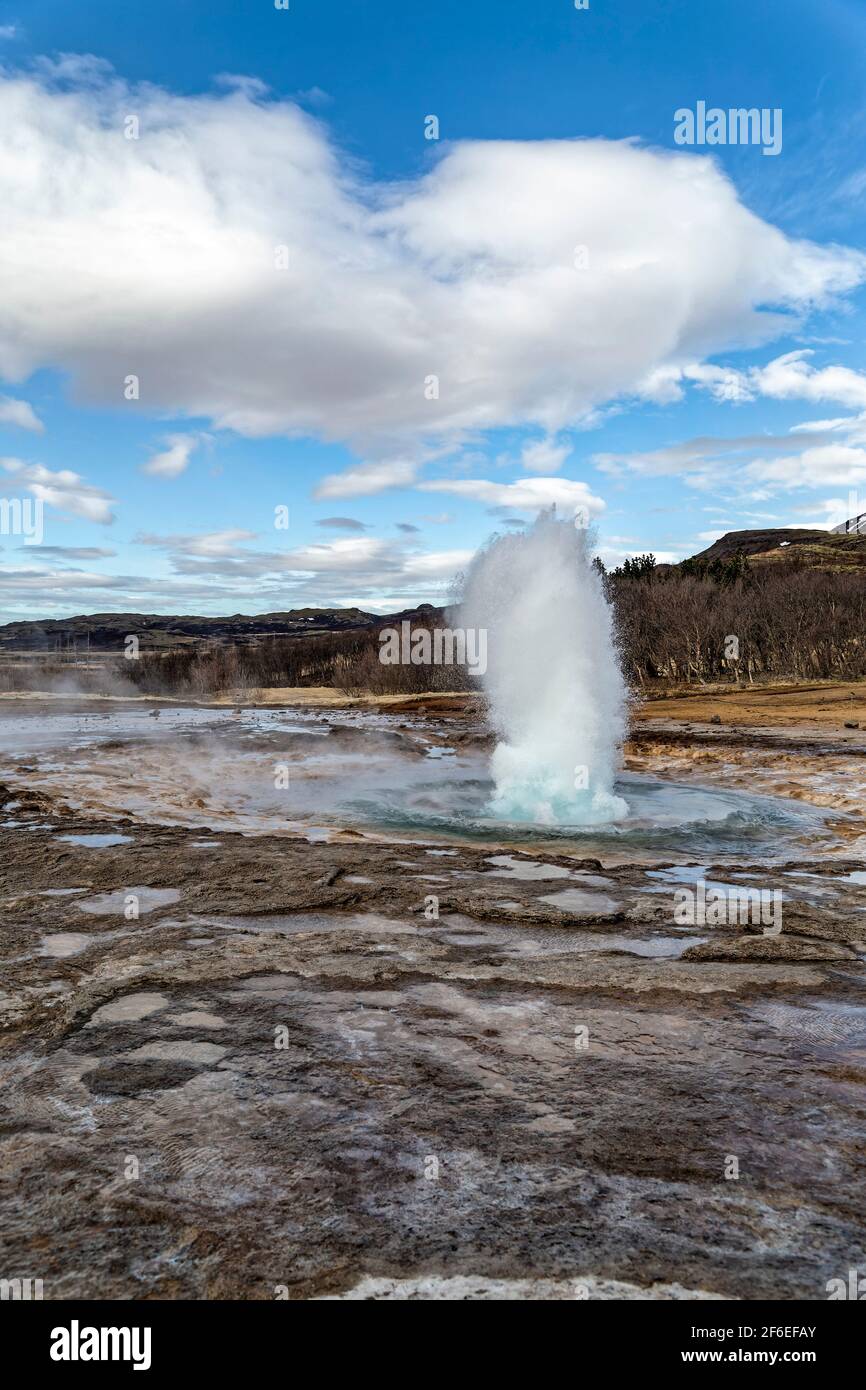 Bláskógabyggð, Iceland. 18th May, 2015. Strokkur, an active geyser ...