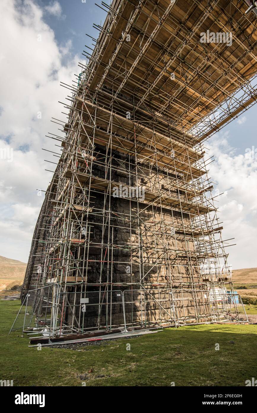 Repairs to iconic Ribblehead Viaduct Stock Photo - Alamy