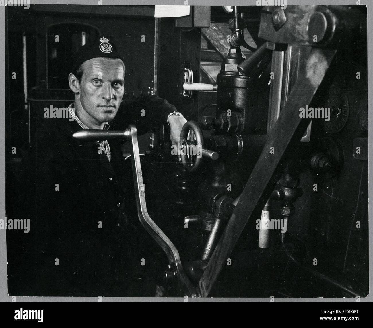 Steam locomotive driver operating hi-res stock photography and images ...