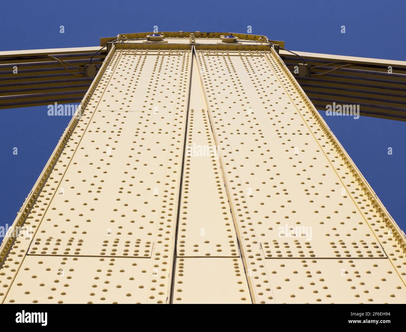 Big city bridges hi-res stock photography and images - Alamy