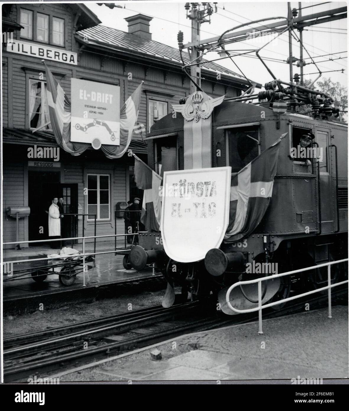 Tillberga station with the locomotive government railways, SJ du 563 ...
