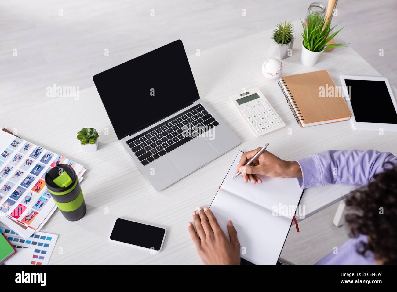 Professional write on screen hi-res stock photography and images - Alamy