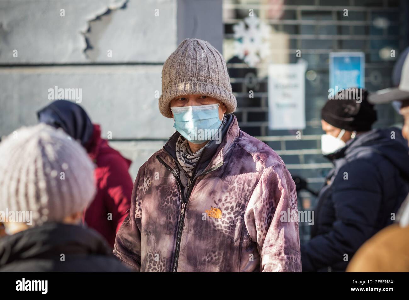 Chinese man wearing hat hi-res stock photography and images - Alamy