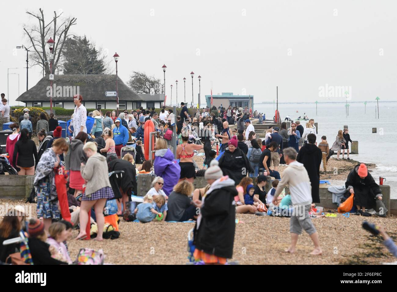 Chalkwell beach southend hi-res stock photography and images - Alamy