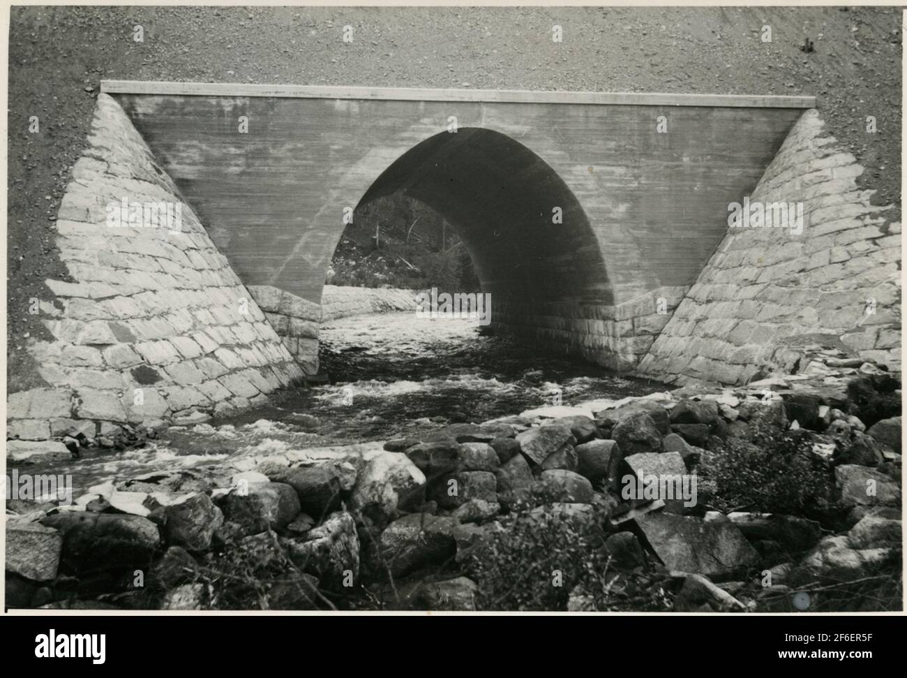 Vault bridge over Juokkeljokk.järnvägen that goes through Jokkmokk's ...