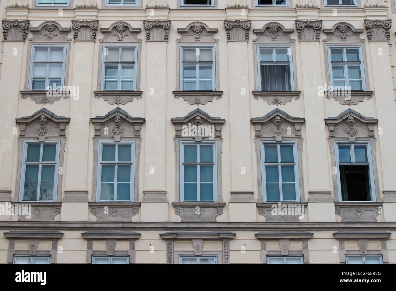 baroque mansion in vienna (austria Stock Photo - Alamy