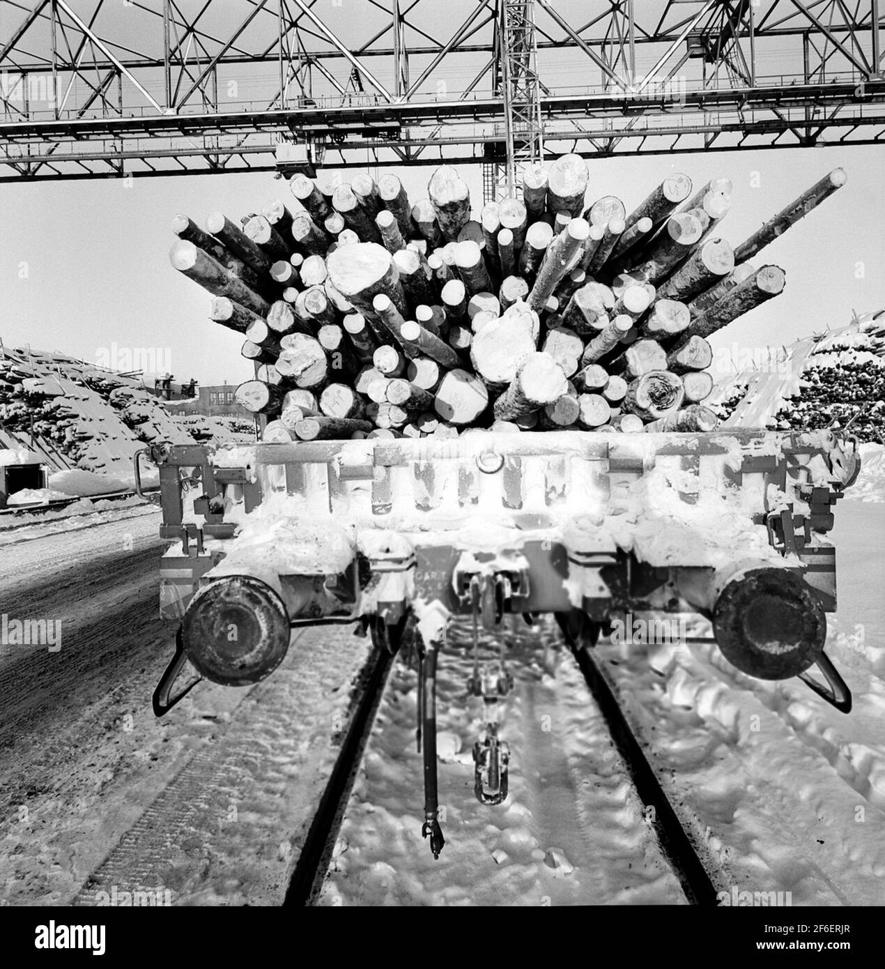 Massaved transport ridges-Sundsvall, SUC. SJ Ore cart. Bridge Stock ...