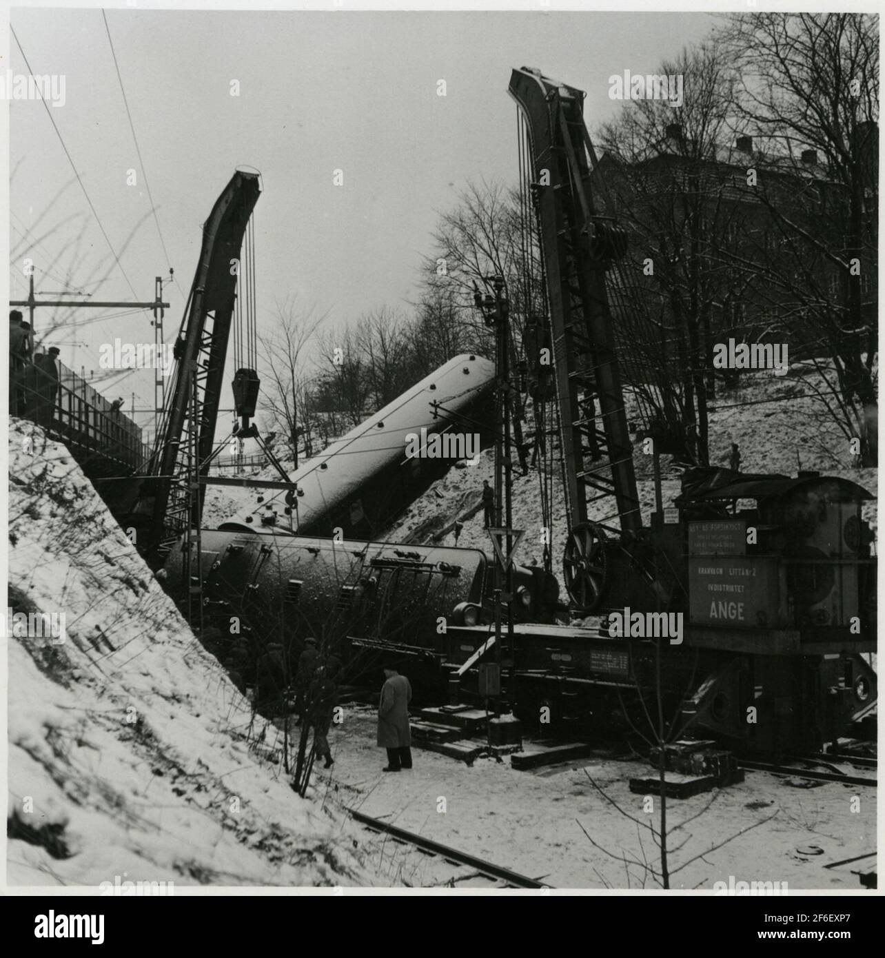 Tracking of locomotives and crane work with steam crane "Angle" and ...
