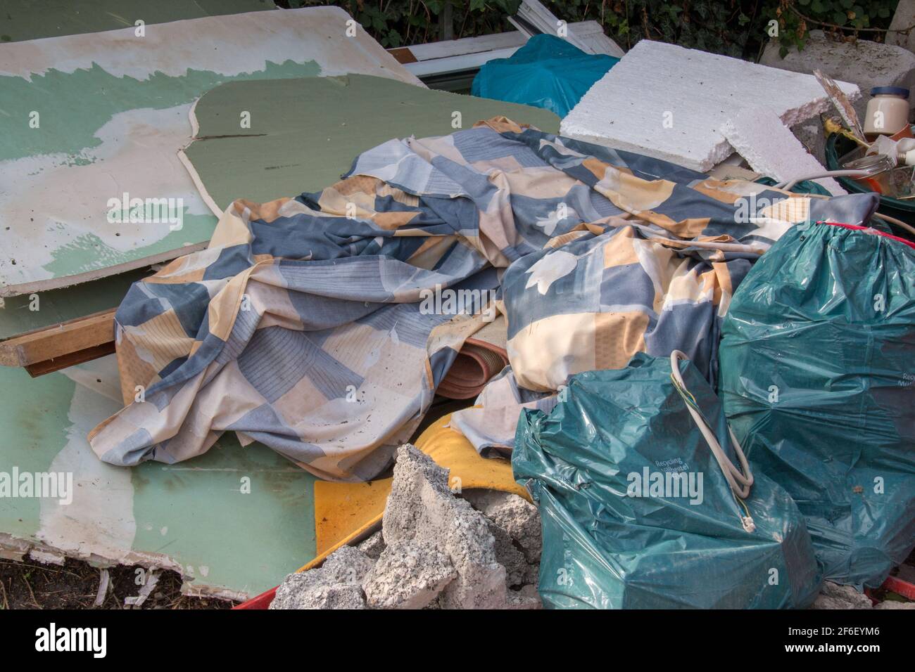 Pollution, garbage and rubble Stock Photo - Alamy