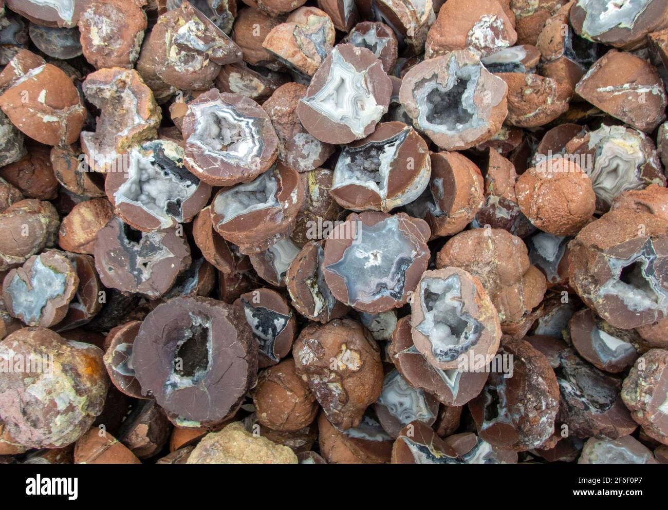 Geode rock hi-res stock photography and images - Alamy