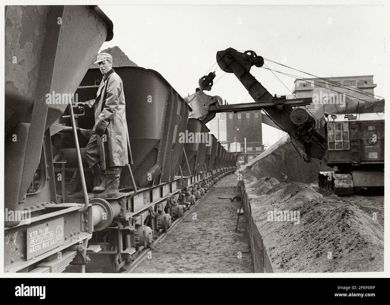 Malm cars are loaded at Grängesberg mine Stock Photo - Alamy