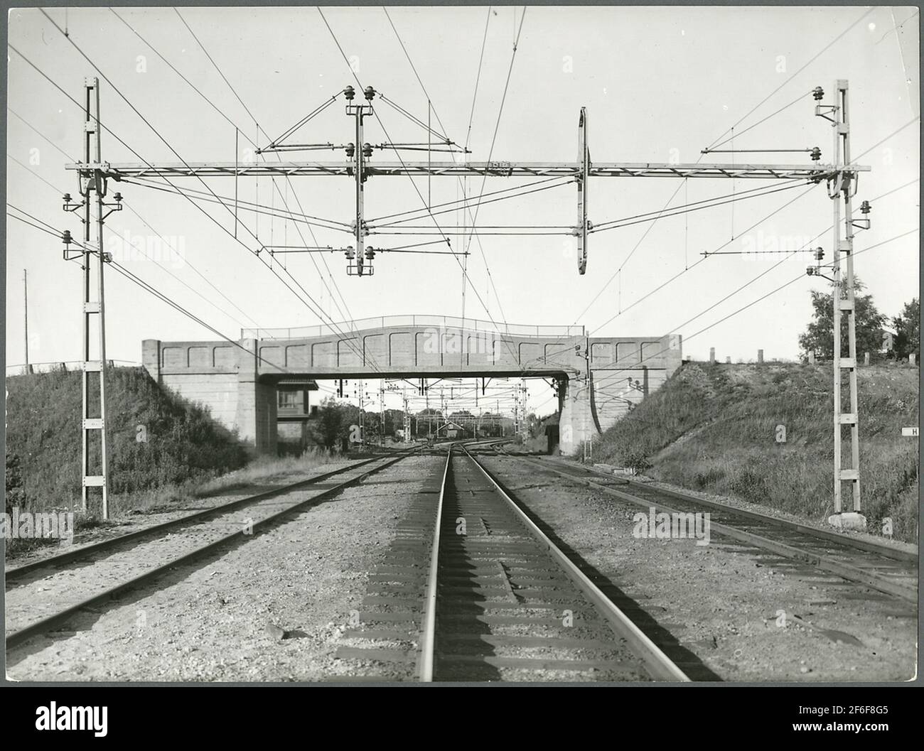 Viaduct over yard hi-res stock photography and images - Alamy