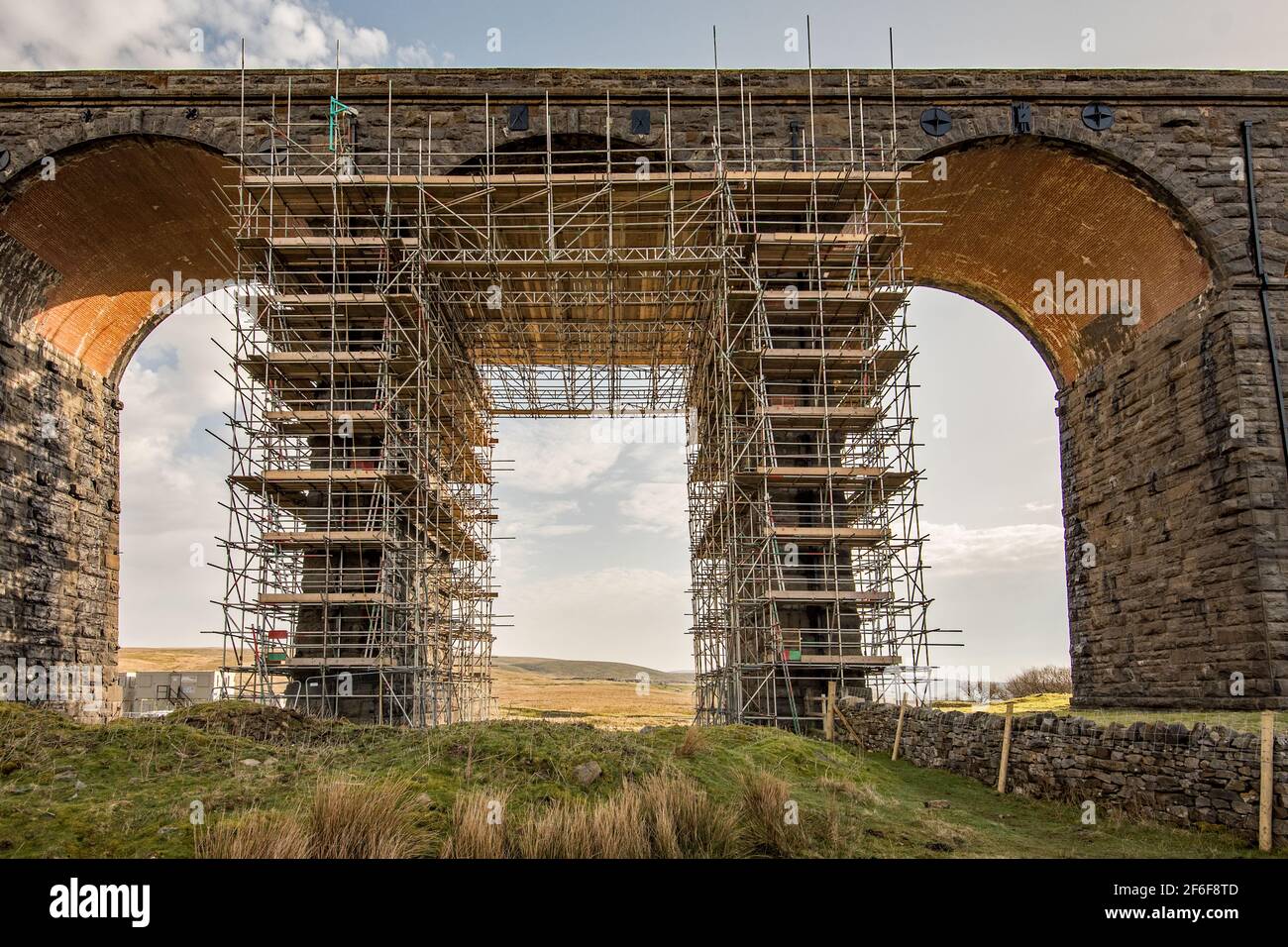 Repairs to iconic Ribblehead Viaduct Stock Photo - Alamy
