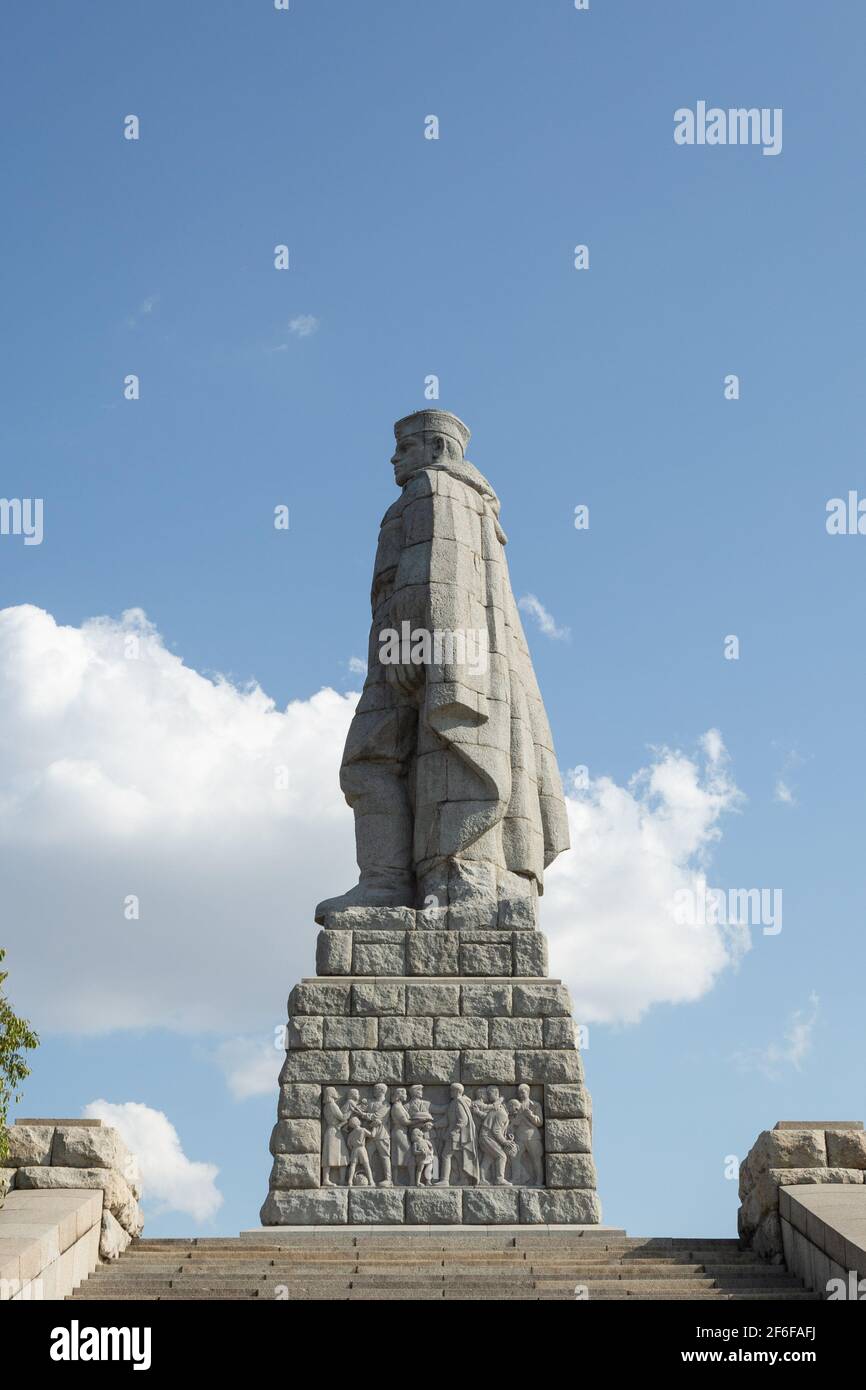 Foot statue hi-res stock photography and images - Alamy
