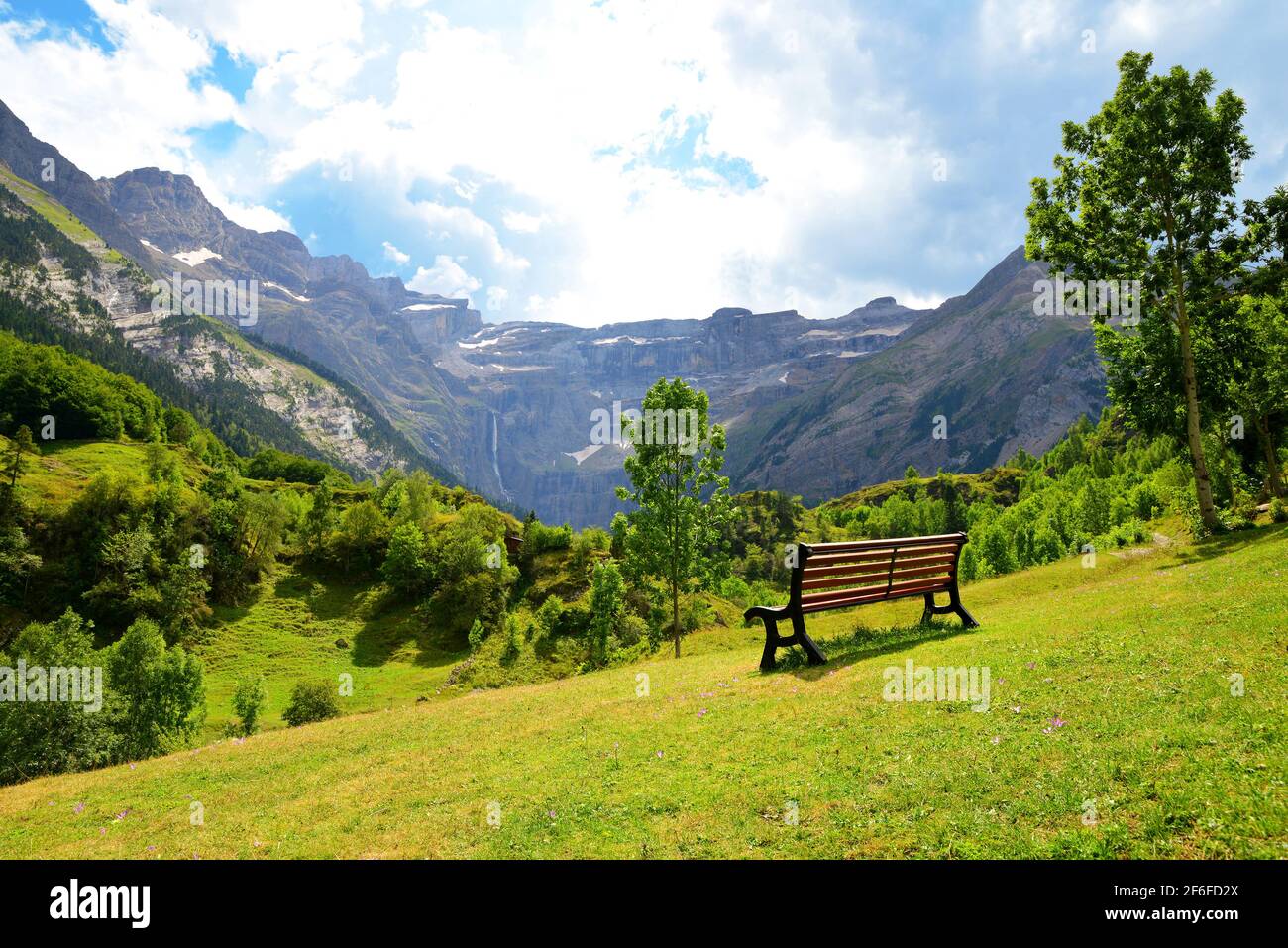 Cirque valley hi-res stock photography and images - Alamy