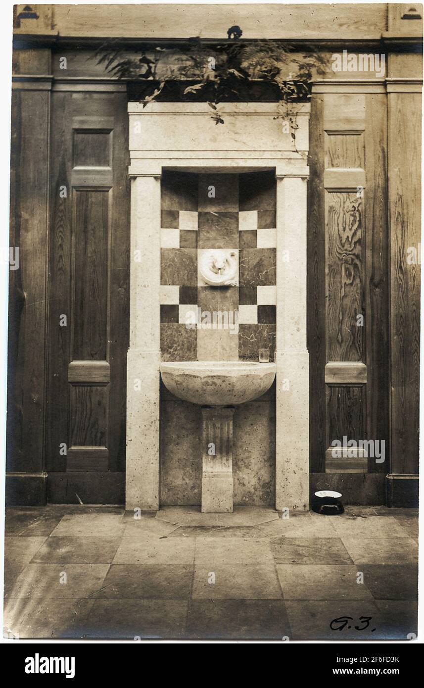 Room of the fountain Cut Out Stock Images & Pictures - Alamy