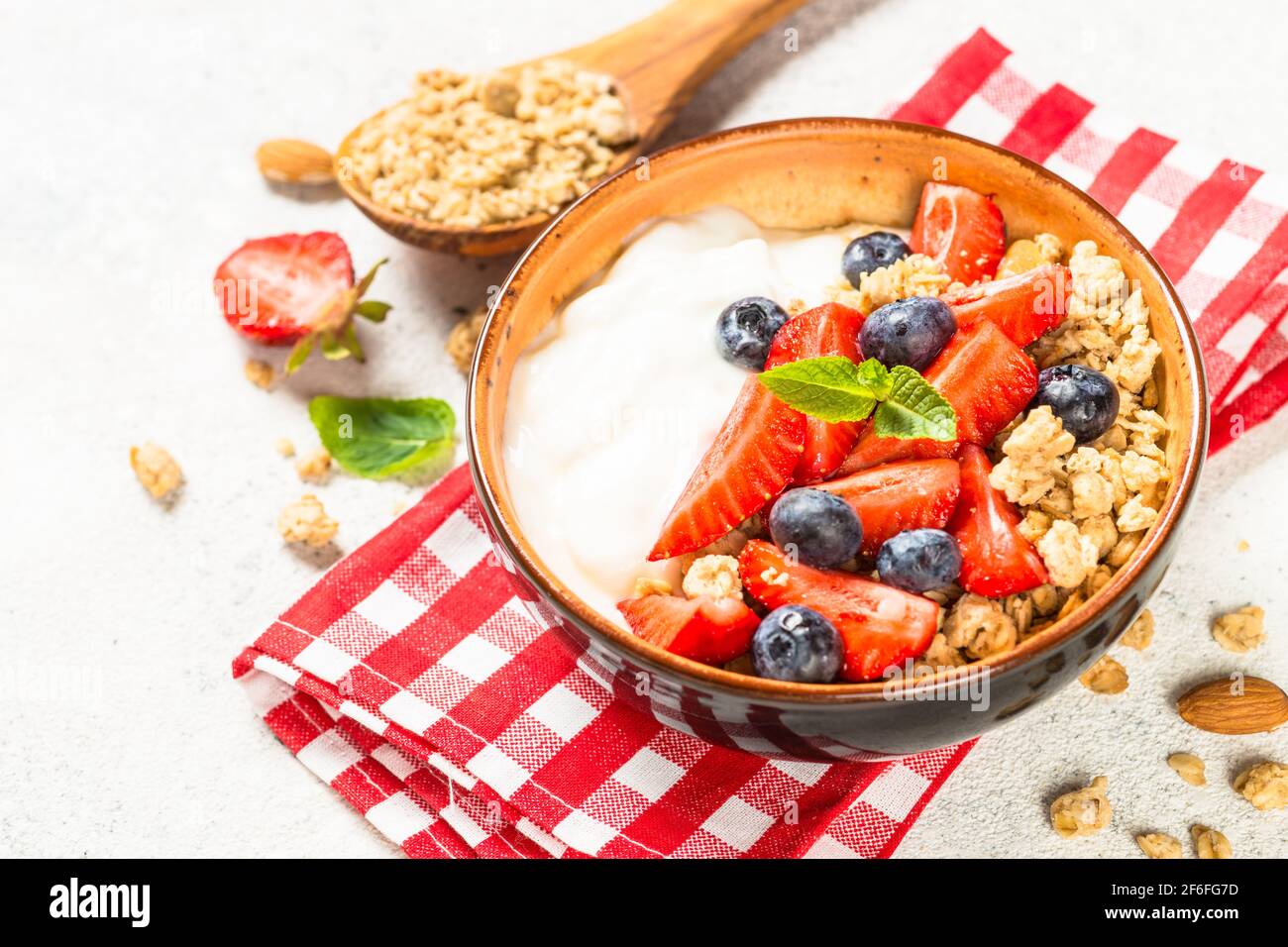 Closeup bowl granola yogurt hi-res stock photography and images - Alamy